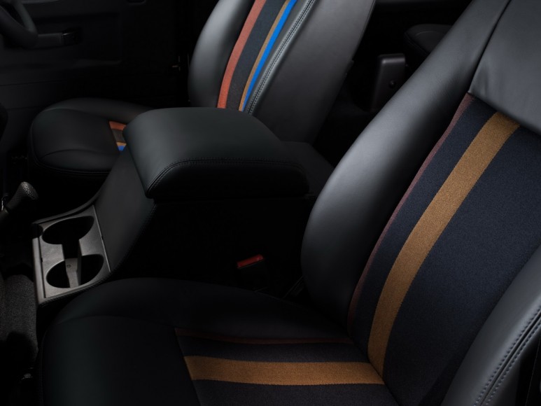 Land Rover Defender Paul Smith L.E. - Polkadot